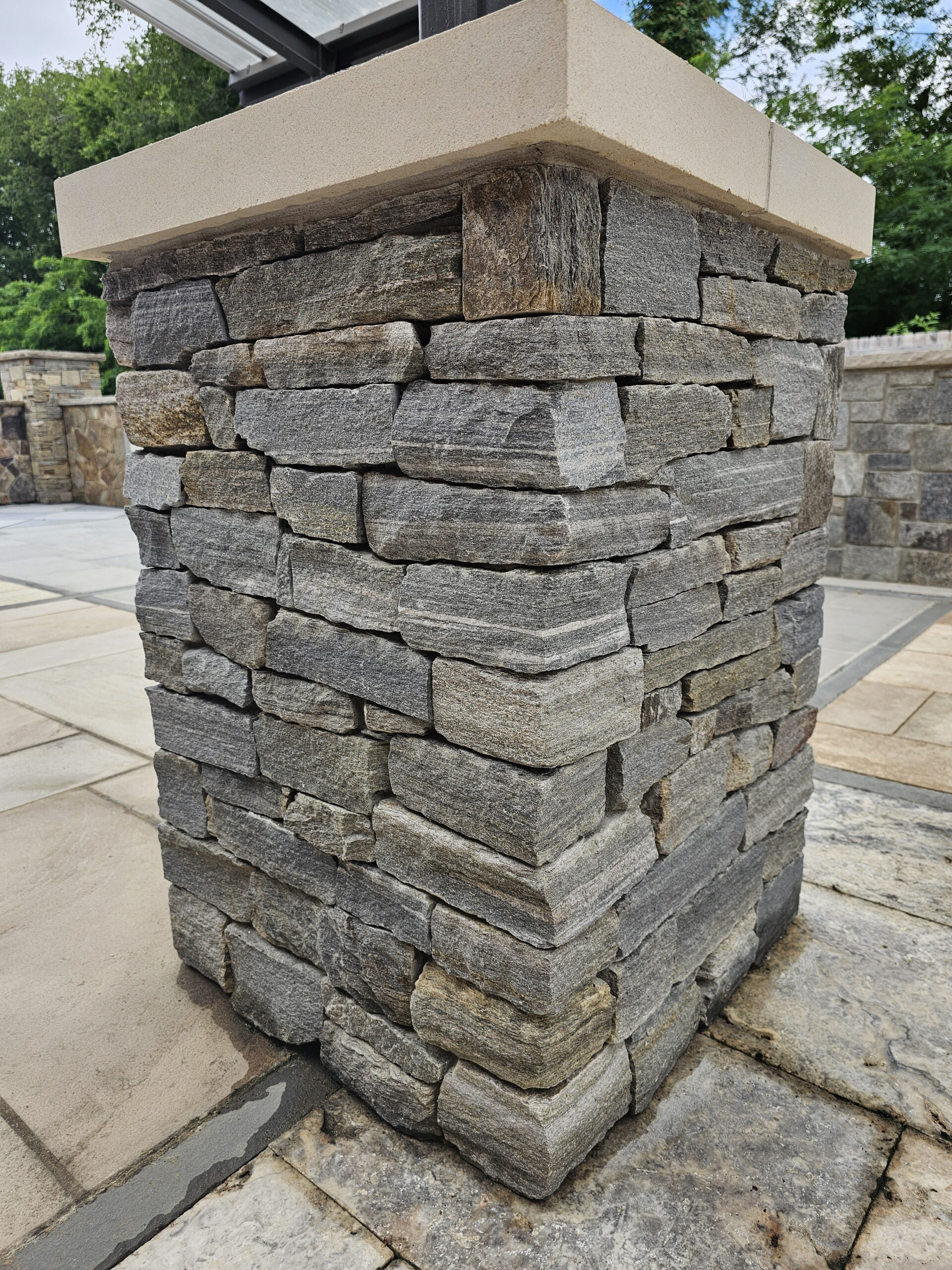 Blue Ridge Ledgestone - Riverside Brick